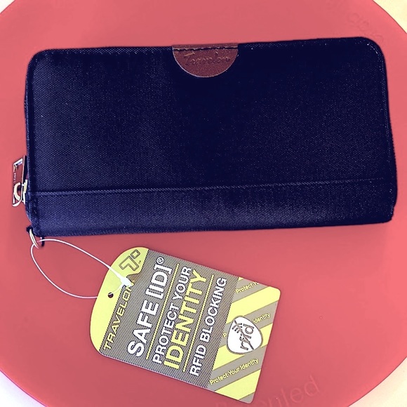 Travelon | Bags | Travelon Wallet | Poshmark